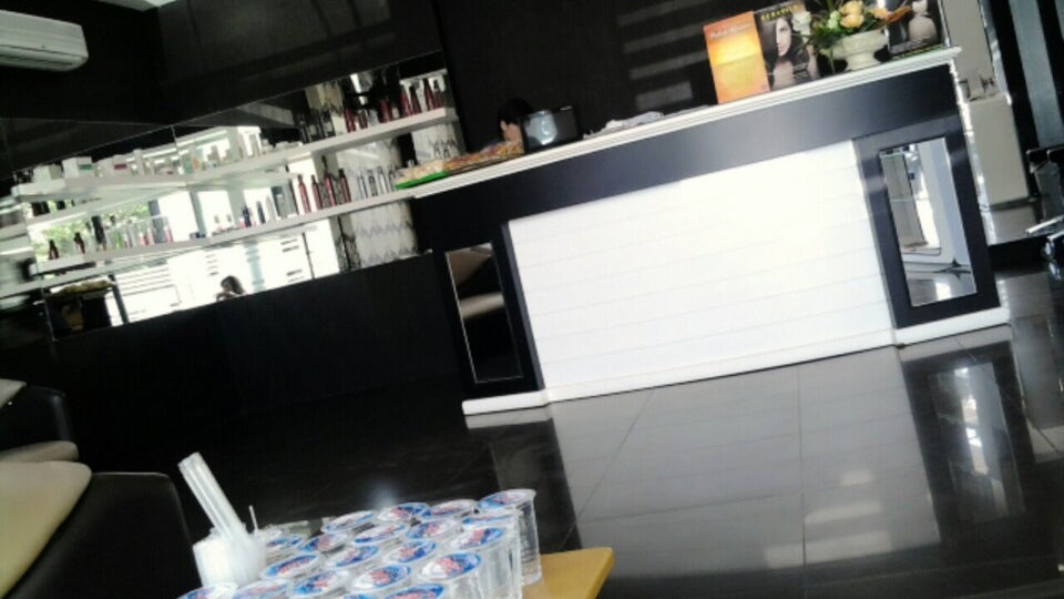 Gester Bridal House & Salon - Jl. Semeru 49, Malang