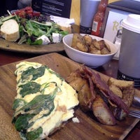 Café Raymond - Breakfast Spot in Strip District