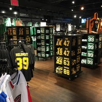 Boston Bruins Proshop - Downtown Boston - 12 tips from 957 visitors