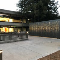 Moffitt Library - University of California-Berkeley - UC Doe Library