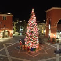 Simi Valley Town Center - Shopping Mall in Simi Valley