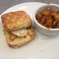 Monuts Donuts - Café in Durham