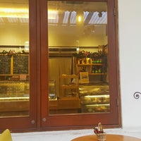 Mom's Bakery - 65 tips from 1400 visitors