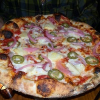 East Glisan Pizza Lounge - Pizza Place in Montavilla