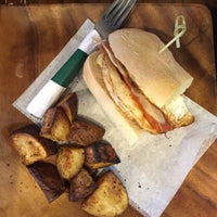 Café Raymond - Breakfast Spot in Strip District