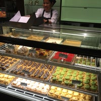 Liliha Bakery - Kalihi - Palama - 580 N Nimitz Hwy