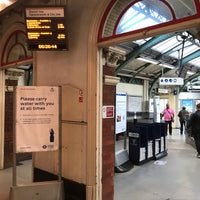 Plaistow London Underground Station - Metro Station in West Ham