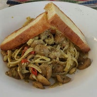 Nona Manis Coffee And Eatery - Indonesian Restaurant in Ketabang