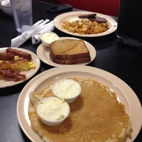 Papa's Breakfast Nook - 191 E Saint John St