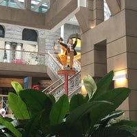 Sinclair Centre - Shopping Mall in Vancouver