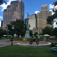 Travis City Park - Downtown San Antonio - 9 tips