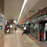 Tanjong Pagar MRT Station (EW15) - Metro Station in Financial District
