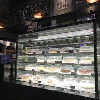 ครัวดอกไม้ขาว (White Flower Factory) - Thai Restaurant in ปทุมวัน