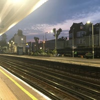Willesden Green London Underground Station - Metro Station in Willesden