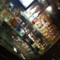 Bucket Shop Café - Pub in Lenox