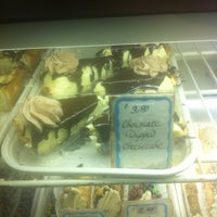 Libby's Italian Pastry - Dessert Shop in Wooster Square - Mill River