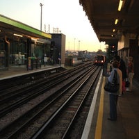 Hainault London Underground Station - Metro Station