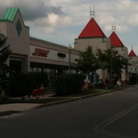 Waterloo Premium Outlets - 655 New York 318