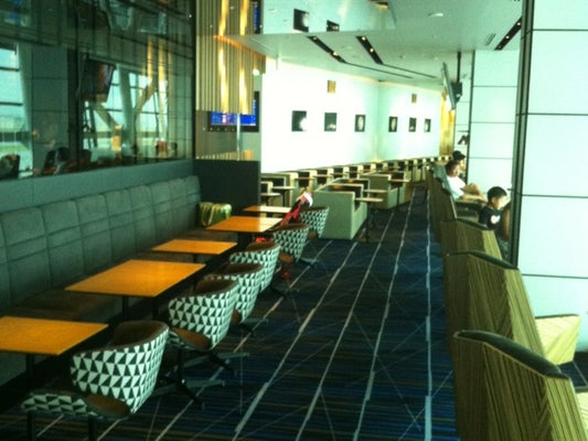 KIX Airside Lounge - Osaka - Kansai International (KIX) | LoungeReview.com