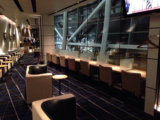 KIX Airside Lounge - Osaka - Kansai International (KIX) | LoungeReview.com