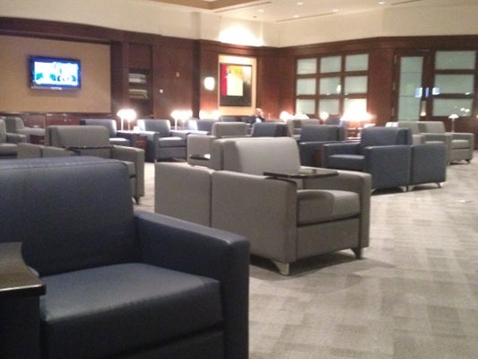 American Airlines Admirals Club - Charlotte, NC - Charlotte Douglas ...