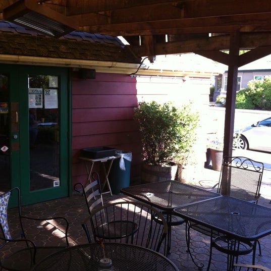 The Coffee Cottage - 808 E Hancock St