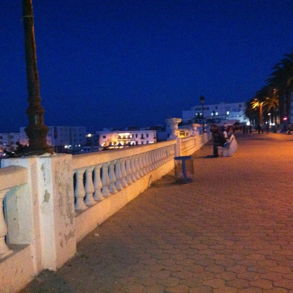 La Corniche, Marsa - Pedestrian Plaza