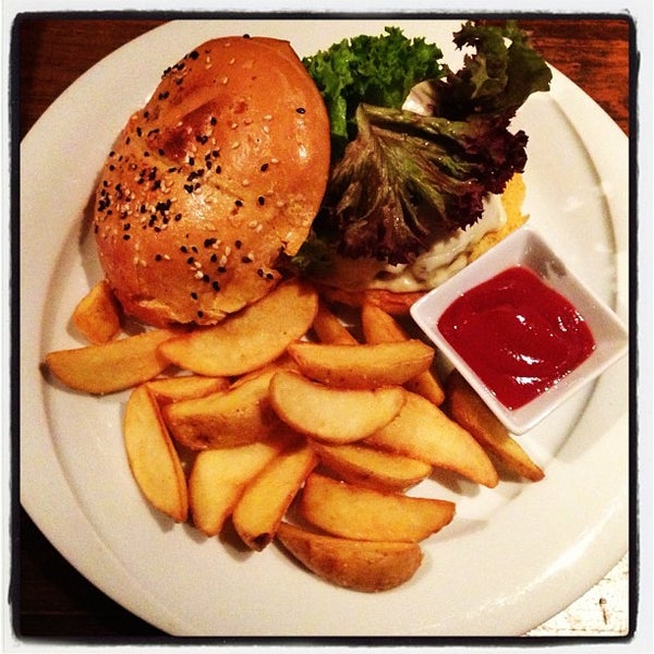 Smallworld Cafe - Mediterranean Restaurant