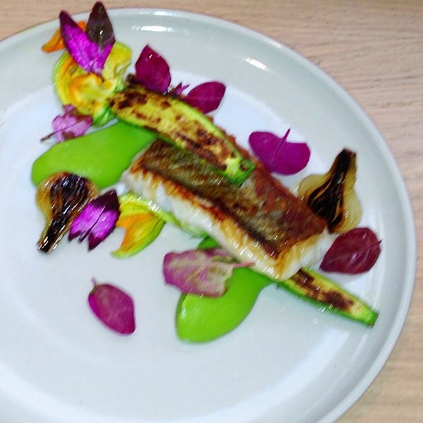 Saturne - French Restaurant in Paris