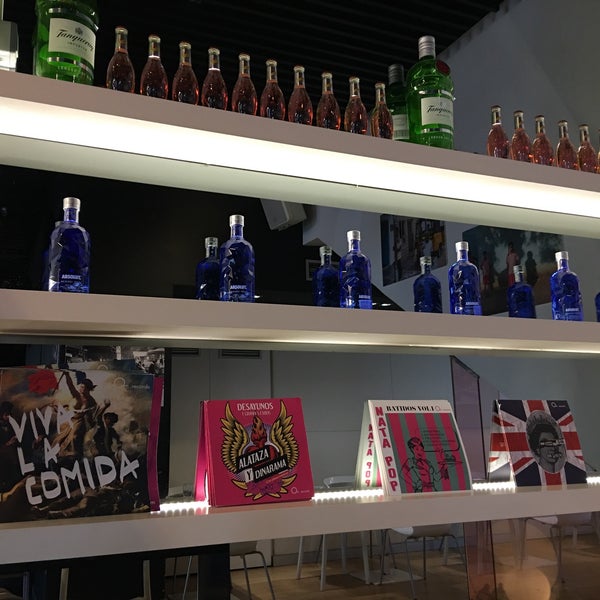 OM CAFE & CLUB - Diner in Zabalgana