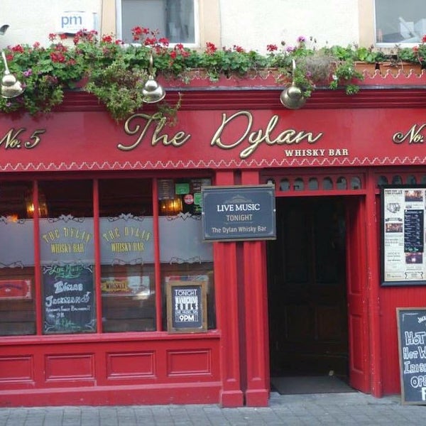 The Dylan Whisky Bar - 4 tips from 153 visitors