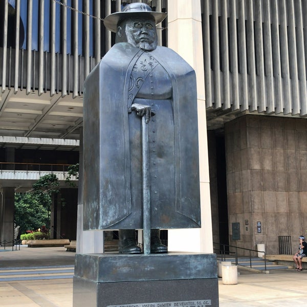Saint Damien of Molokaʻi Statue - Downtown Honolulu - Honolulu, HI