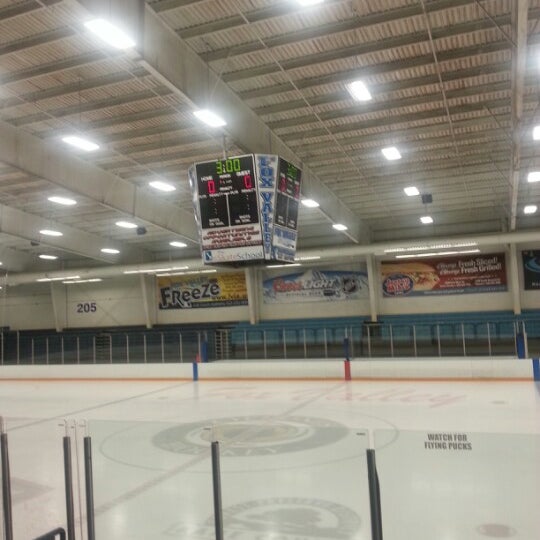Fox Valley Ice Arena - 2 tips from 649 visitors
