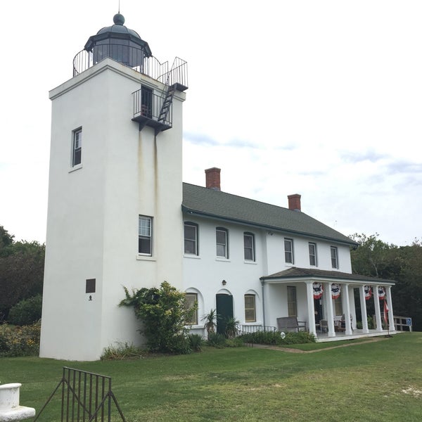 Horton Point Lighthouse - Lighthouse