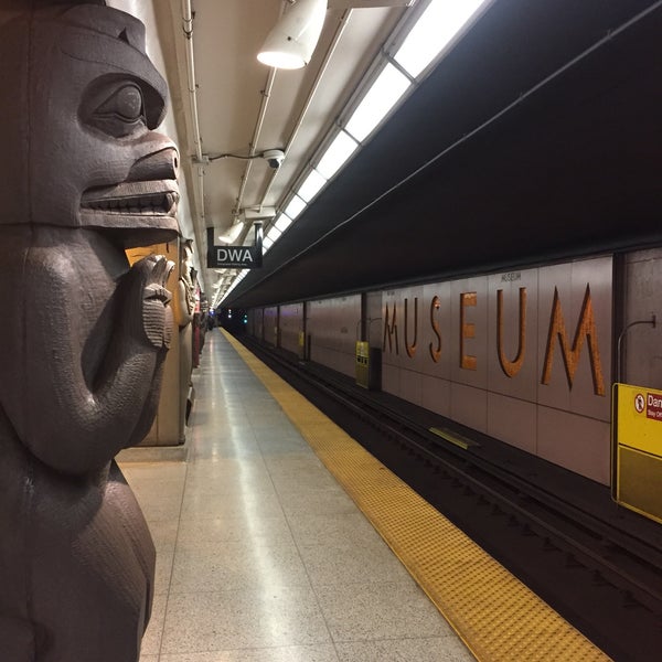 Museum Subway Station - Metro Station in Toronto