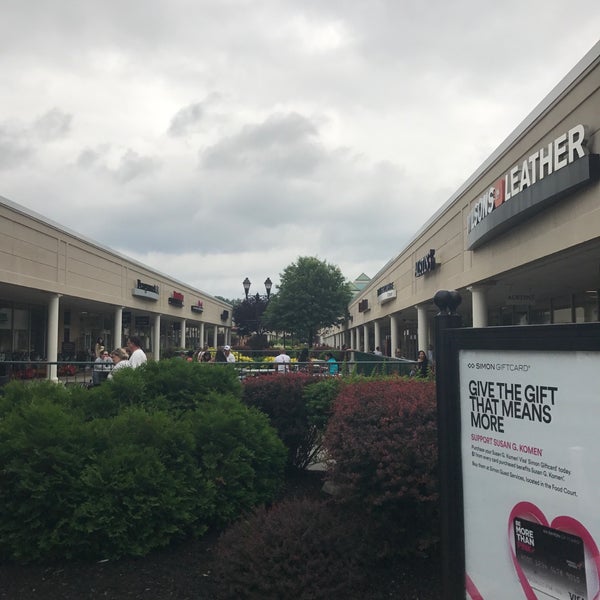 Photos at The Crossings Premium Outlets - 68 tips from 11624 visitors