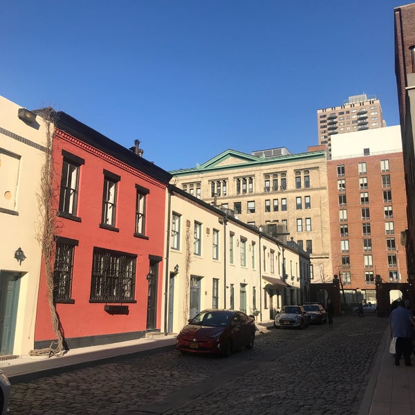 Washington Mews - Greenwich Village - New York, NY
