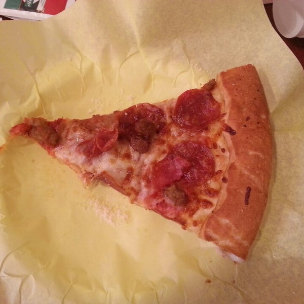Primos Pizzeria - Six Flags St Louis
