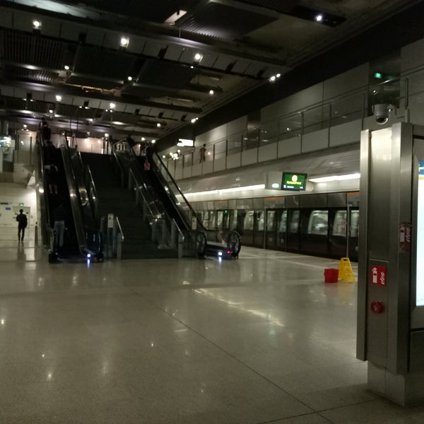 Bartley MRT Station (CC12) - Metro Station in Toa Payoh