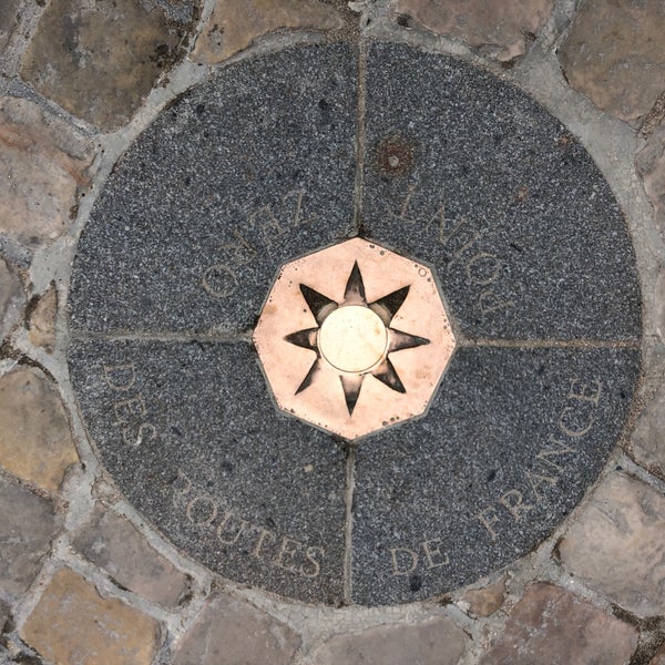 Point Zéro des Routes de France - Historic Site in Paris