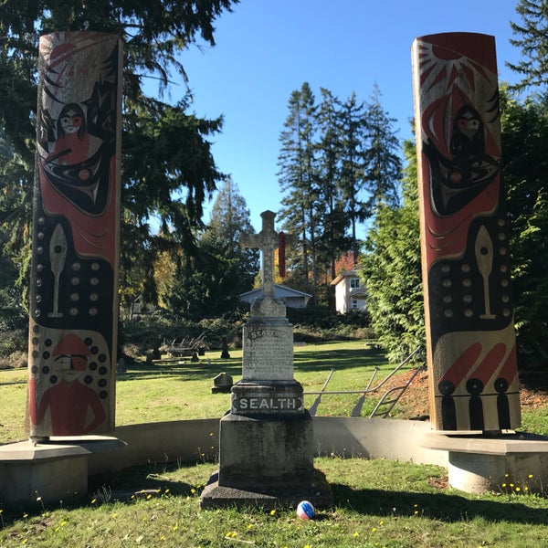 Chief Seattle Grave Site - Cemetery in Suquamish