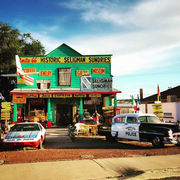 Historic Seligman Sundries - 117 visitors