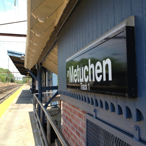 NJT - Metuchen Station (NEC) - Train Station in Metuchen