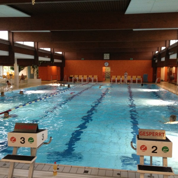 Hallenbad Stockerau - Weg zum Hallenbad 1