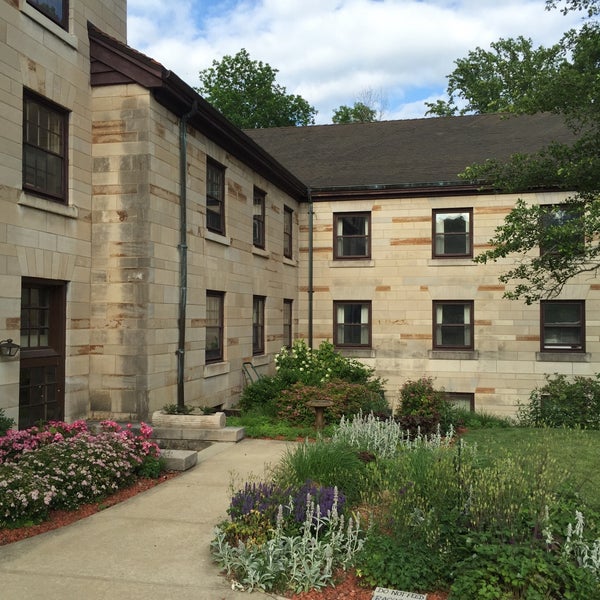 Spring Mill Inn - Hotel