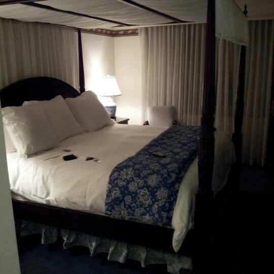 The Simsbury Inn - 9 tips from 665 visitors