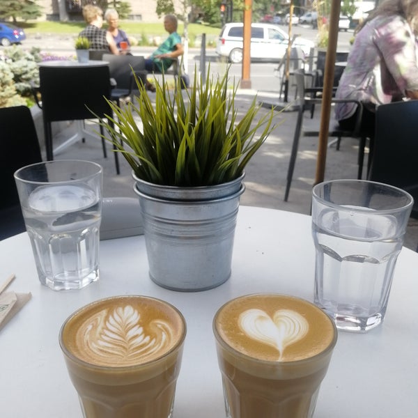 Whitebark Cafe - 401 Banff Avenue