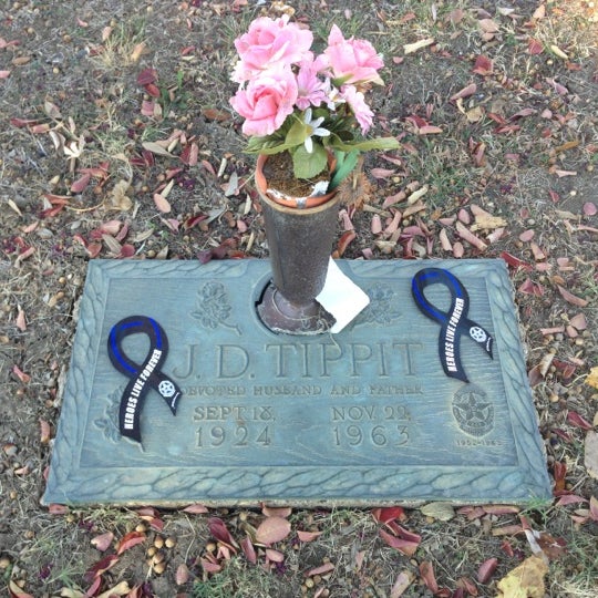 J. D. Tippit Grave - South Central Dallas - 4 visitors