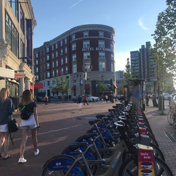 Kenmore Square - Kenmore - 22 tips