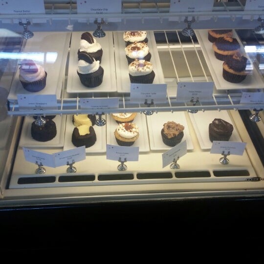 Good Cake Company - 323 E Hillcrest Blvd